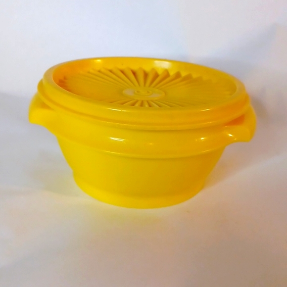 Tupperware | Kitchen | Vintage Tupperware Yellow Container With Lid ...